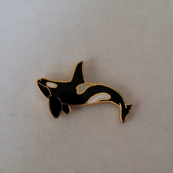 Jewelry | Vintage Orcinus Orca Aka Killer Whale Pin | Poshmark